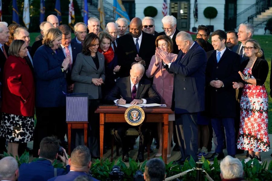 Biden signs bipartisan infrastructure bill into law - CommonSense American